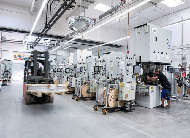 Maschinenbediener Stanzerei Augsburg ept Steckverbinder Jobs